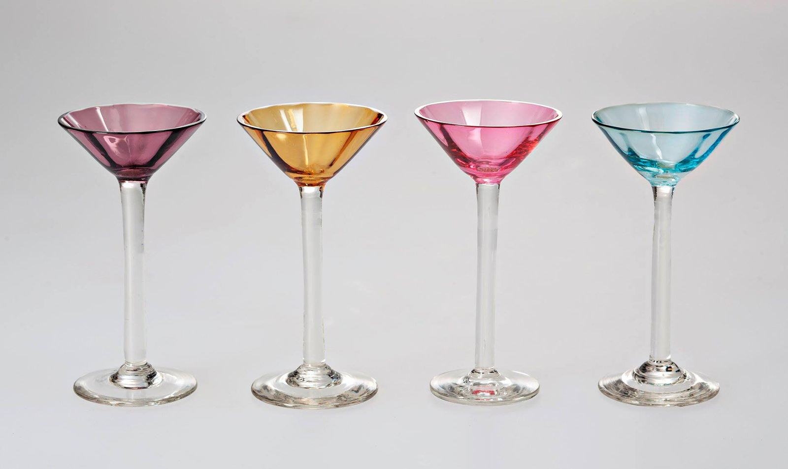 Skumji. Par izstādi «Iļģuciema stikls» RVKM ← FOLD